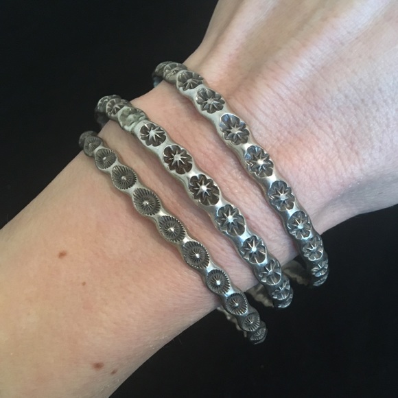 unbranded | Jewelry | Vintage Silver Tone Floral Imprinted Bangle ...